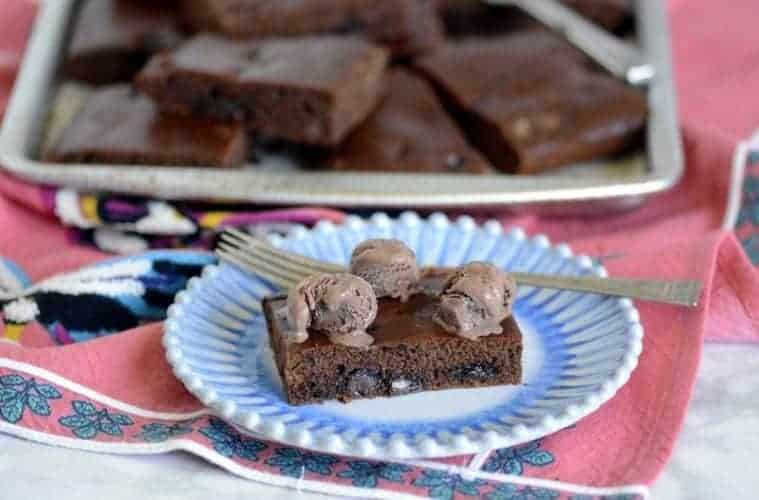 retro birthday chocolate sheet cake | Ally's Kitchen